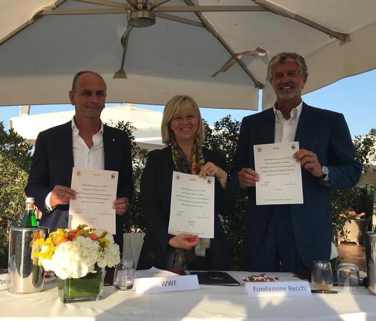 Gli alberghi italiani scendono in campo contro l'inquinamento da plastica