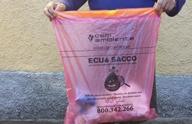 Arriva ecuo sacco ad Agrate per una raccolta del secco più equa